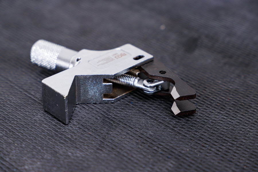 Peigne filetage universel Ø 4-45 mm. Nettoyage et réparation filetages ...